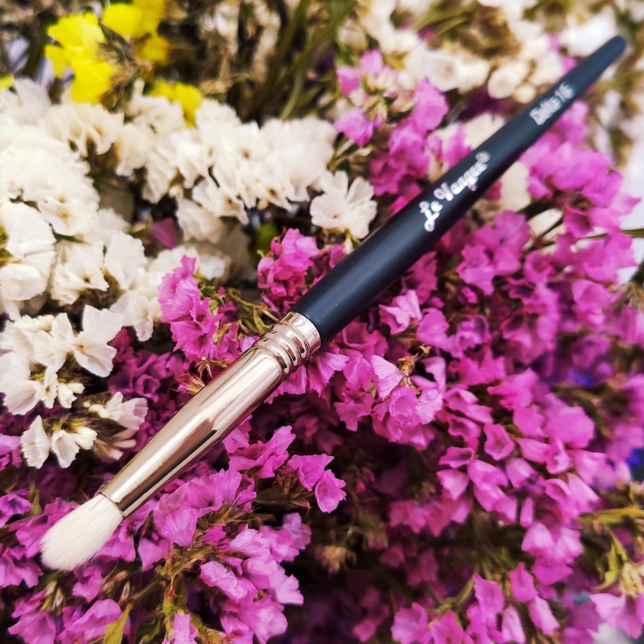 PINCEL PEQUENO PARA ESFUMAR/PRECISÃO DELTA 16 LE VANGEE - Desiderata ...