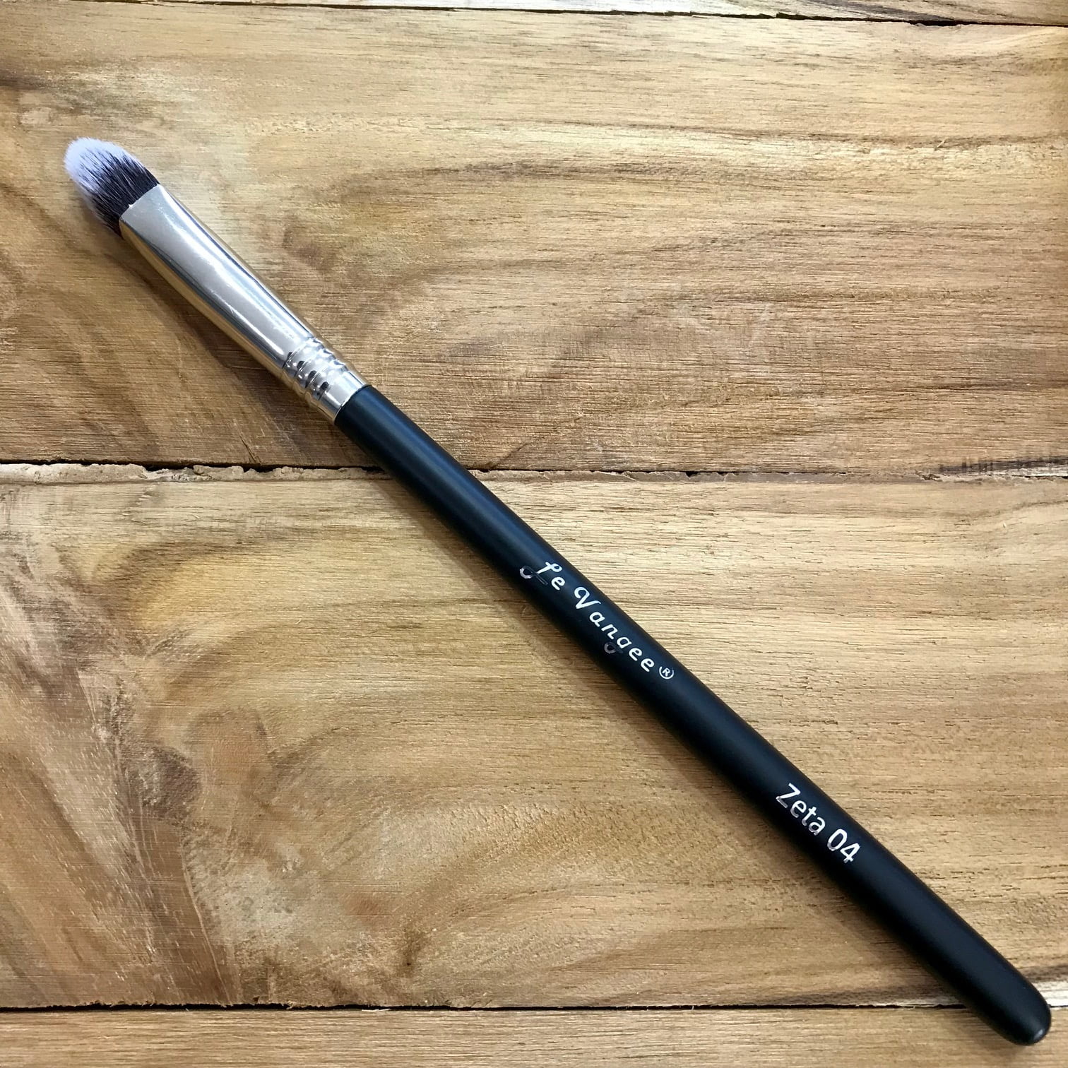 PINCEL MULTIUSO ZETA 04 LE VANGEE - Desiderata Beauty Store